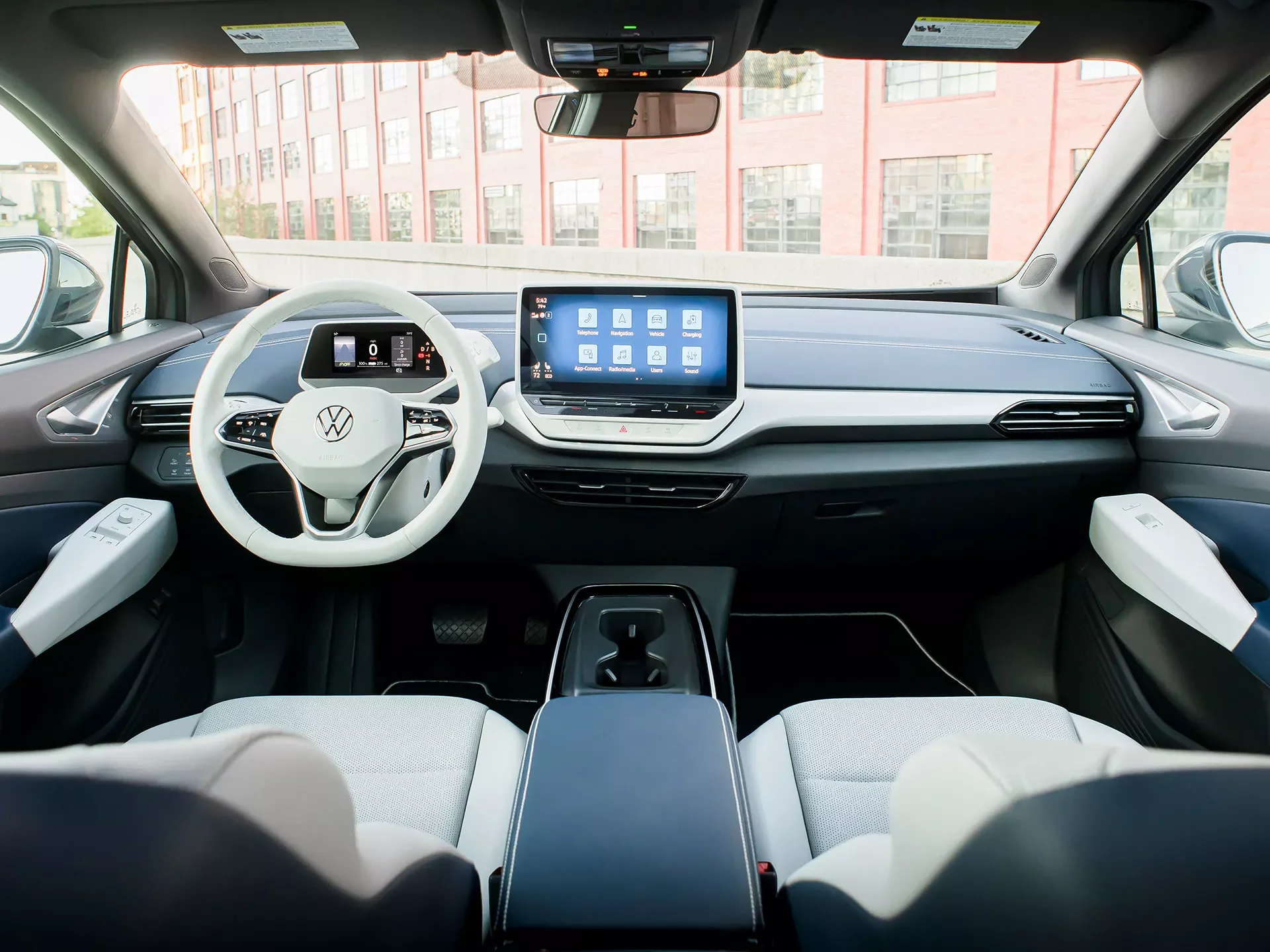 Volkswagen ID.4 vs Tesla